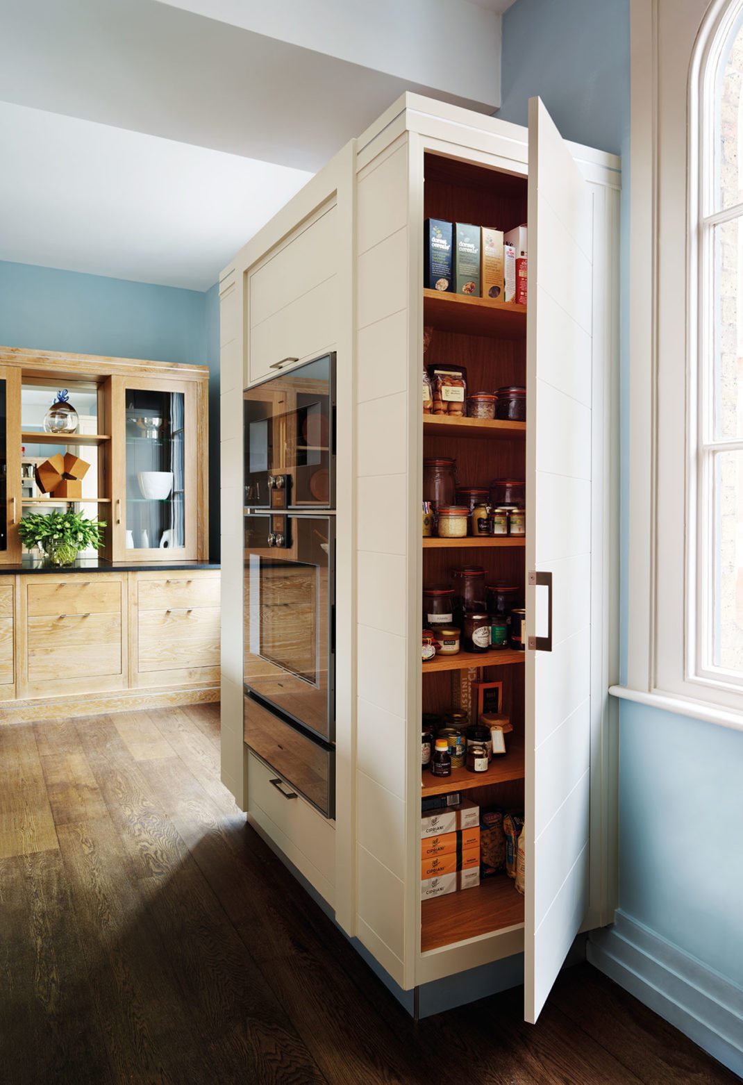 Larder Design: Create the Perfect Larder for Your Kitchen