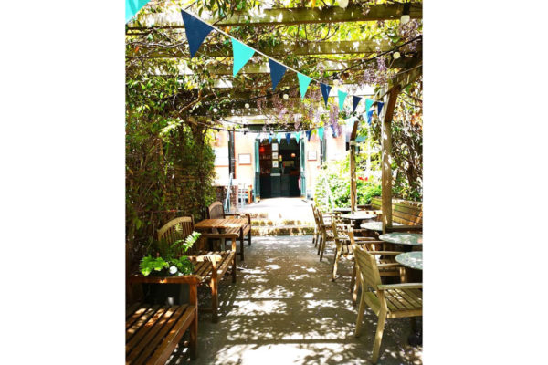 Best Riverside Pubs and Drinking Spots in London 2024