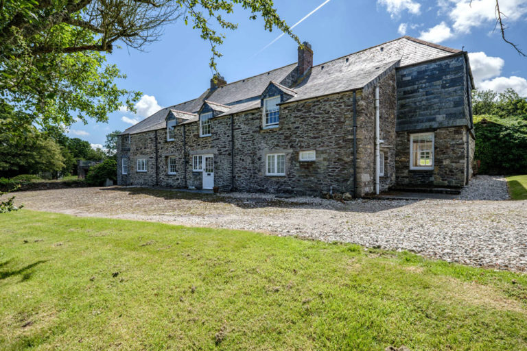 10 of the Most Charming Farmhouses in the UK - Country and Town House