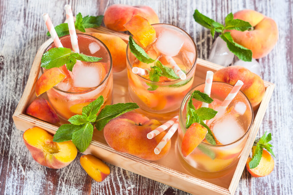 4 Peach Cocktail Recipes To Try This Weekend - Summer Cocktails