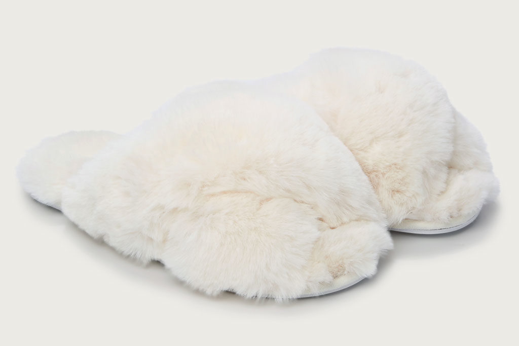 The C&TH Guide to Winter Slippers - Best Slippers For Winter
