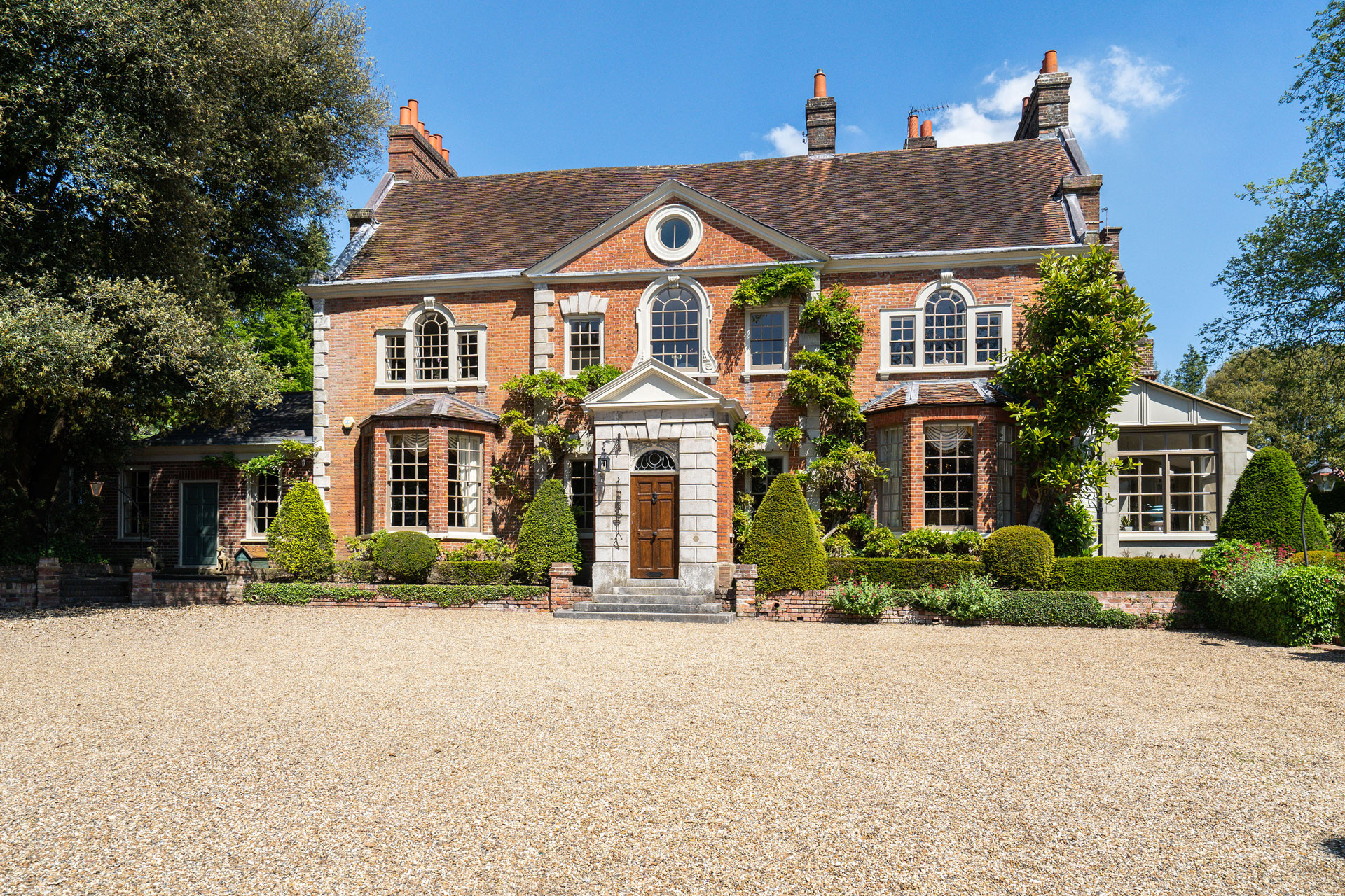 A Country Home With a Rich History Involving a Plot to Kidnap The King ...