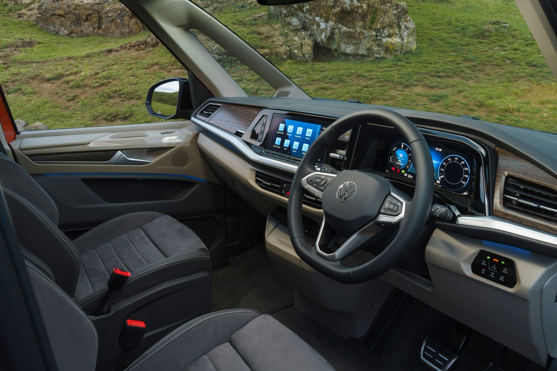 Volkswagen Multivan Life eHybrid — The Green Lane - Sporting