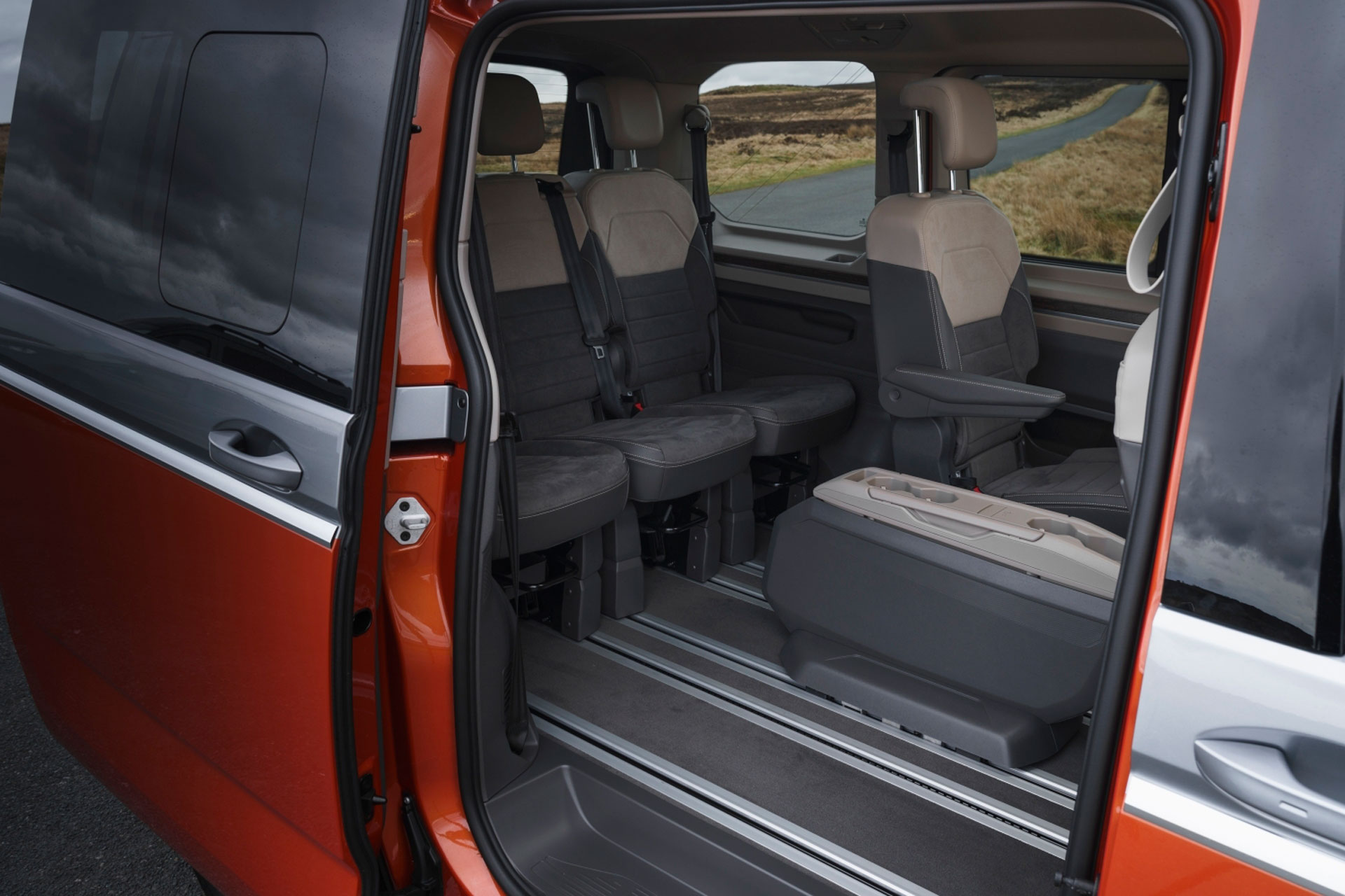 Volkswagen Multivan Life eHybrid — The Green Lane - Sporting