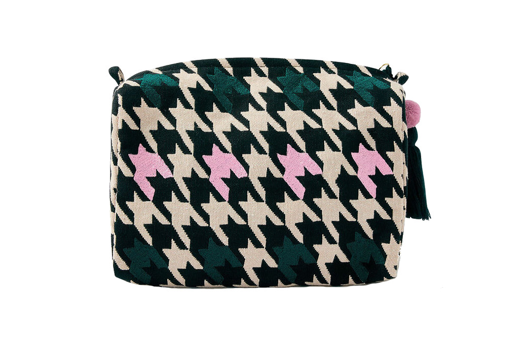 Stylish Wash & Cosmetic Bags to Scoop Up Now - Health & Beauty