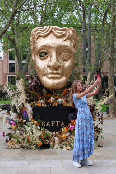 Catherine's Rose: How To Shop & Plant This Regal Bloom