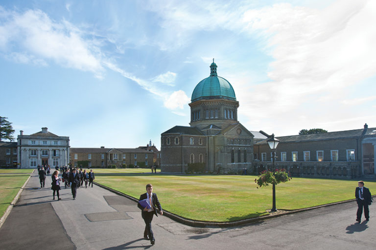 Setting in Schools: The Pros and Cons of Grouping Students