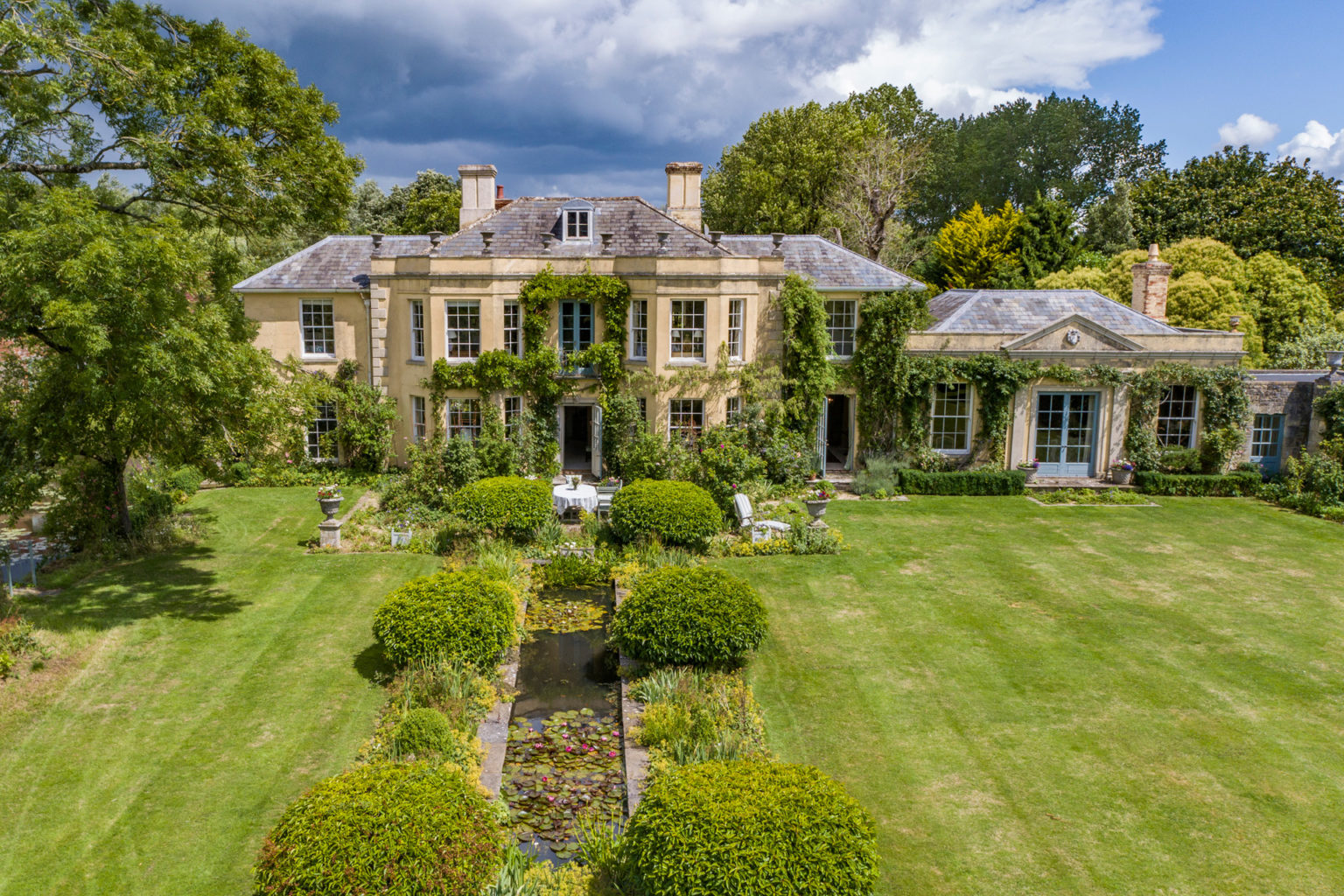 The Best Country Homes on the Market Right Now