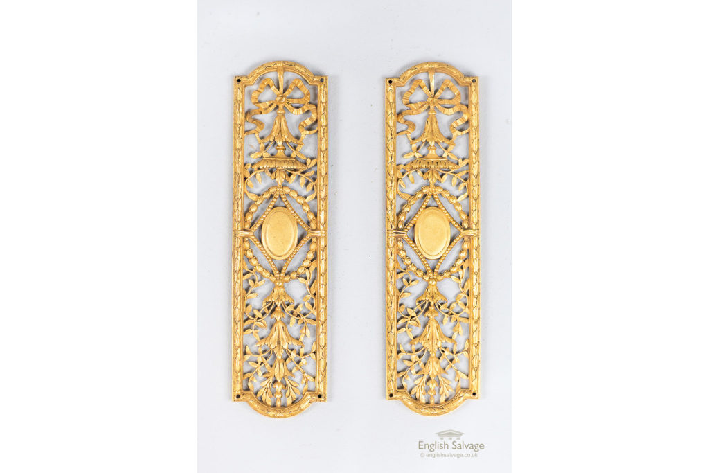 Finger Plates Are The Latest Throwback Interiors Trend