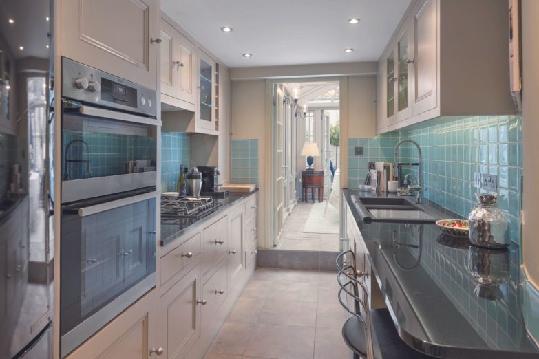 Botanic Vistas: Inside 75 Cadogan Place