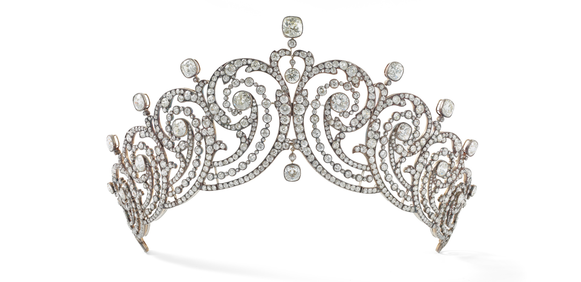 The Cartier Tiara Once Worn By Rihanna Is Coming To The V&A