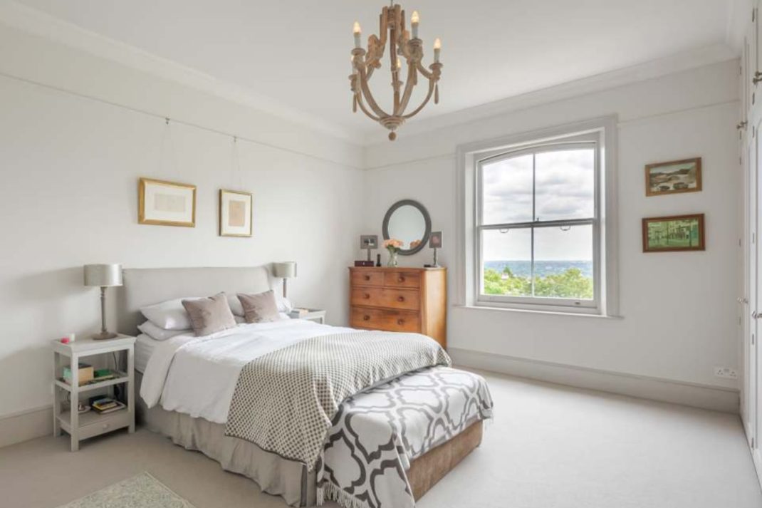 Where Is The House In Black Doves?