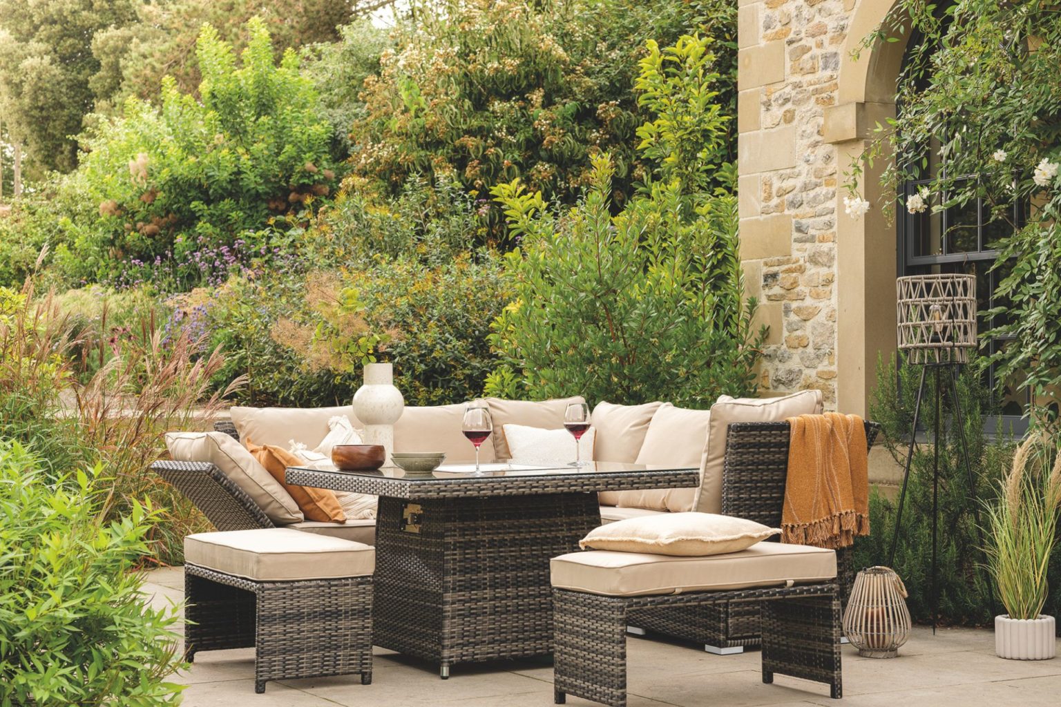 What Is The ‘Fifth Room’ Garden Trend?