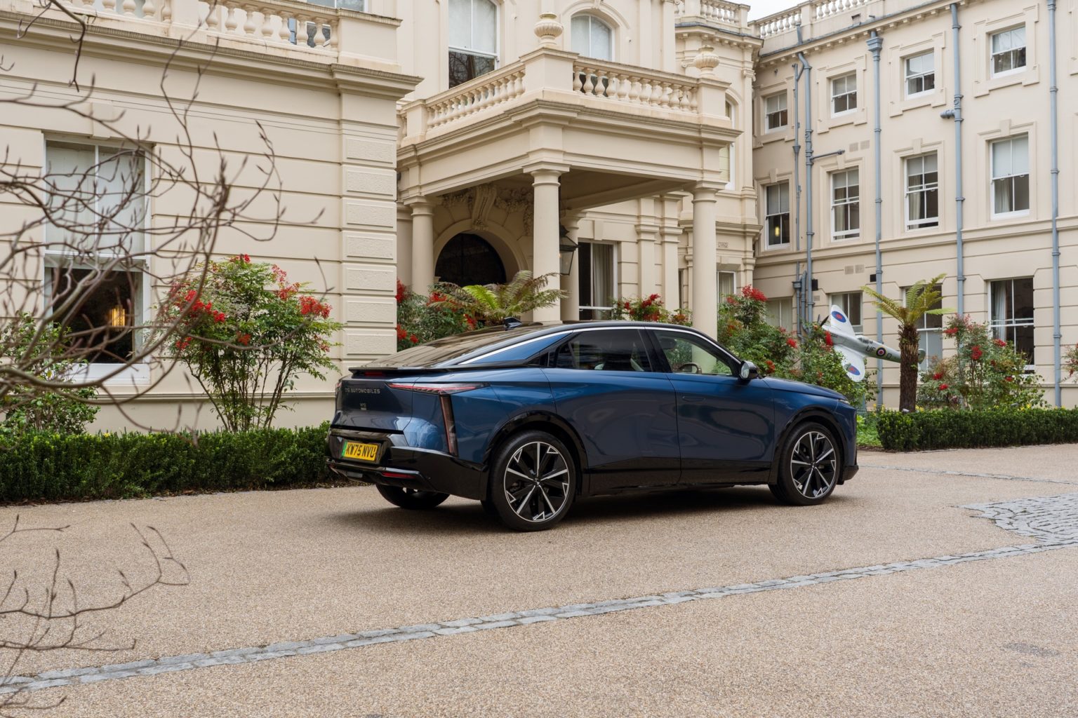 Our Verdict On The DS No. 8: Bold Style & 466-Mile Range At £63,290